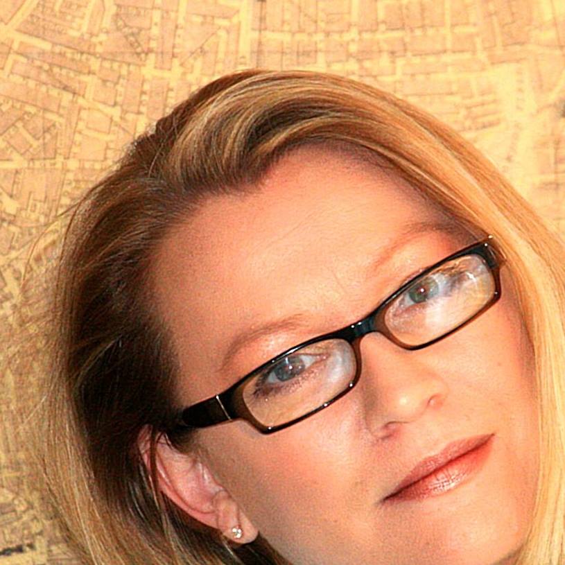 Compromised by Emmy Curtis #RomSus #MFRWauthor @Barclay_PR ...